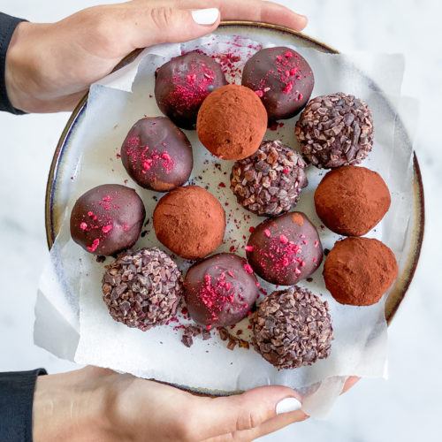 Sunde Trøfler - Prøv lækre dadelkugler med hindbær og bønner