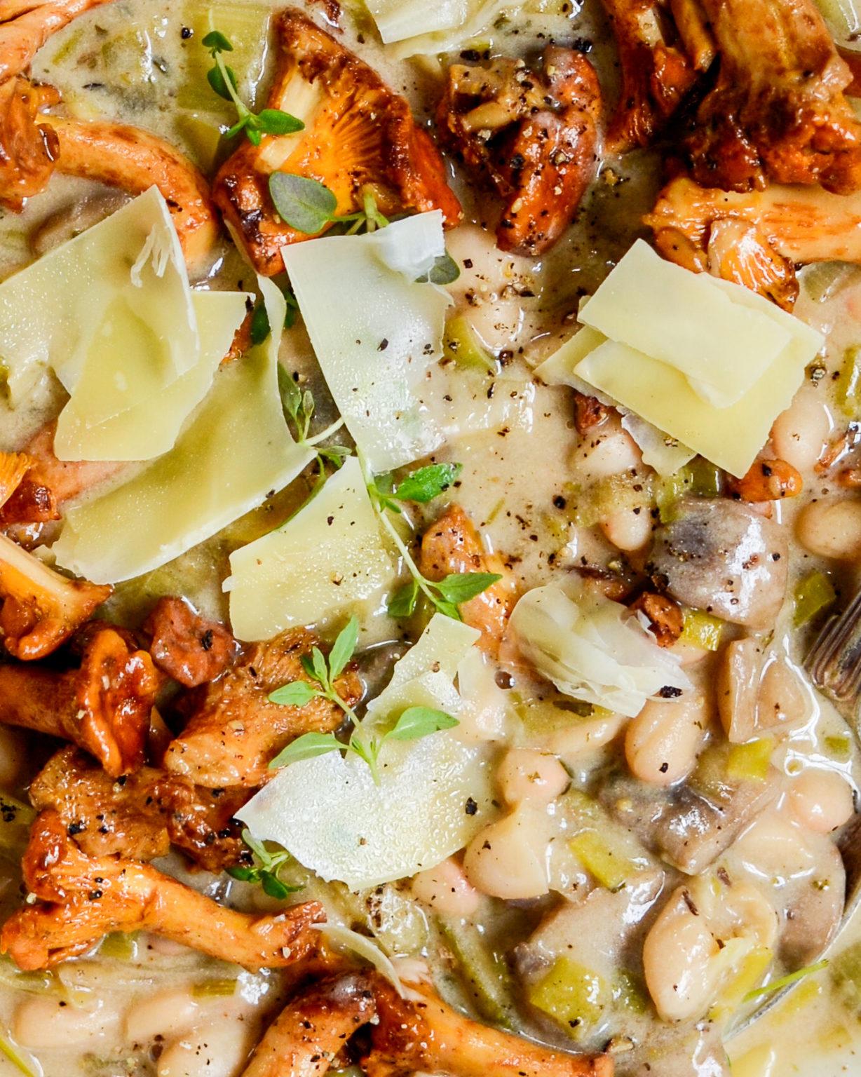 Svampe stroganoff - Vegetarisk gryderet med svampe og bønner