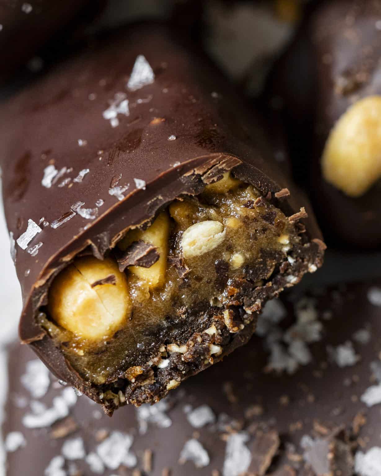 Sunde snickers bar - Opskrift på hjemmelavet snickers bidder