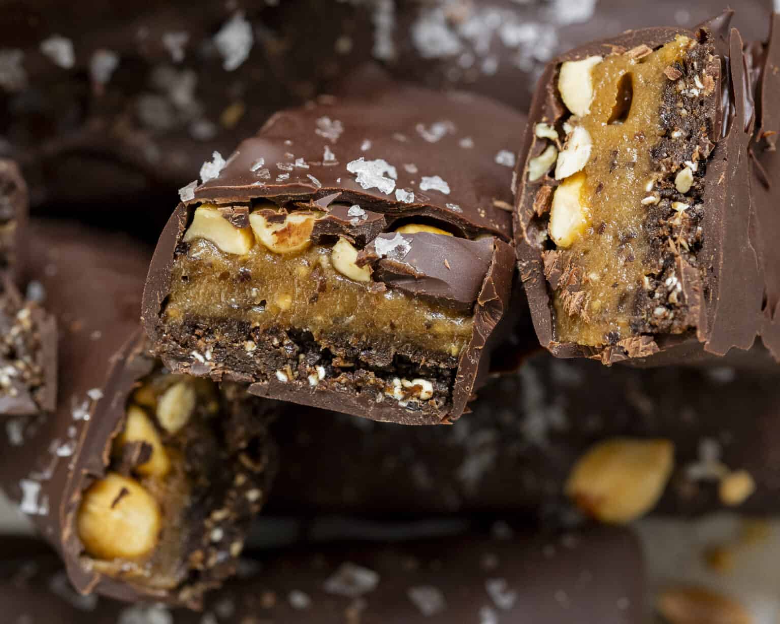 Sunde snickers bar - Opskrift på hjemmelavet snickers bidder