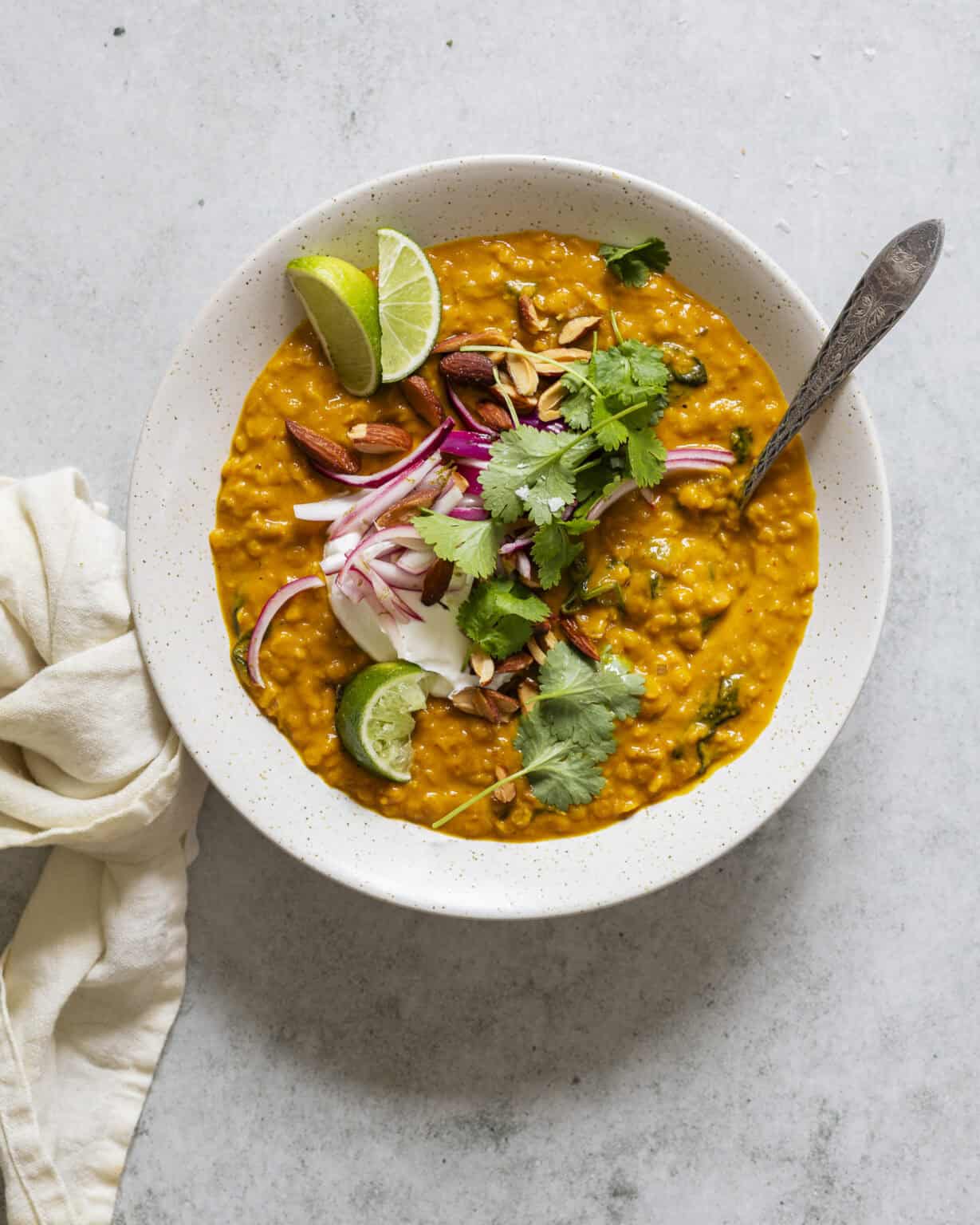 Dahl med kokosmælk og græskar - Opskrift på den indisk daal