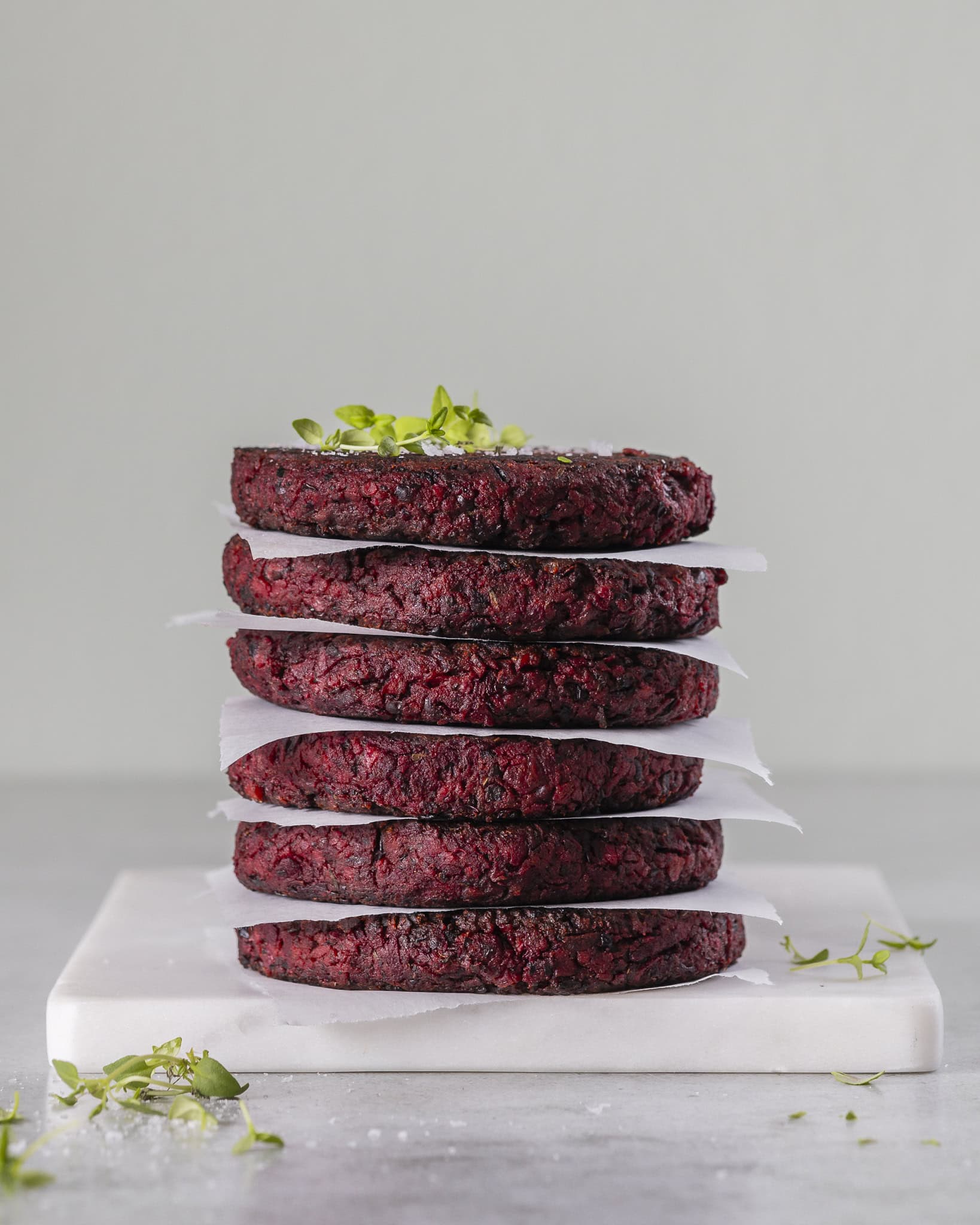 Rødbedebøffer - Lækre vegetar bøffer med rødbede og bønner