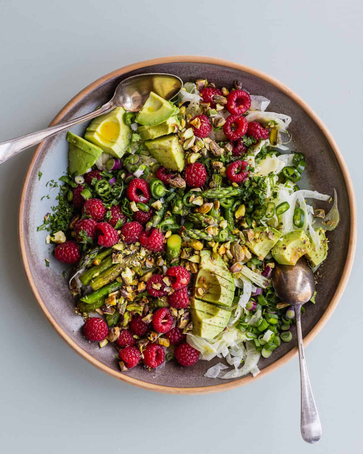 15 Sunde salater - Opskrift på lækre og mættende salater