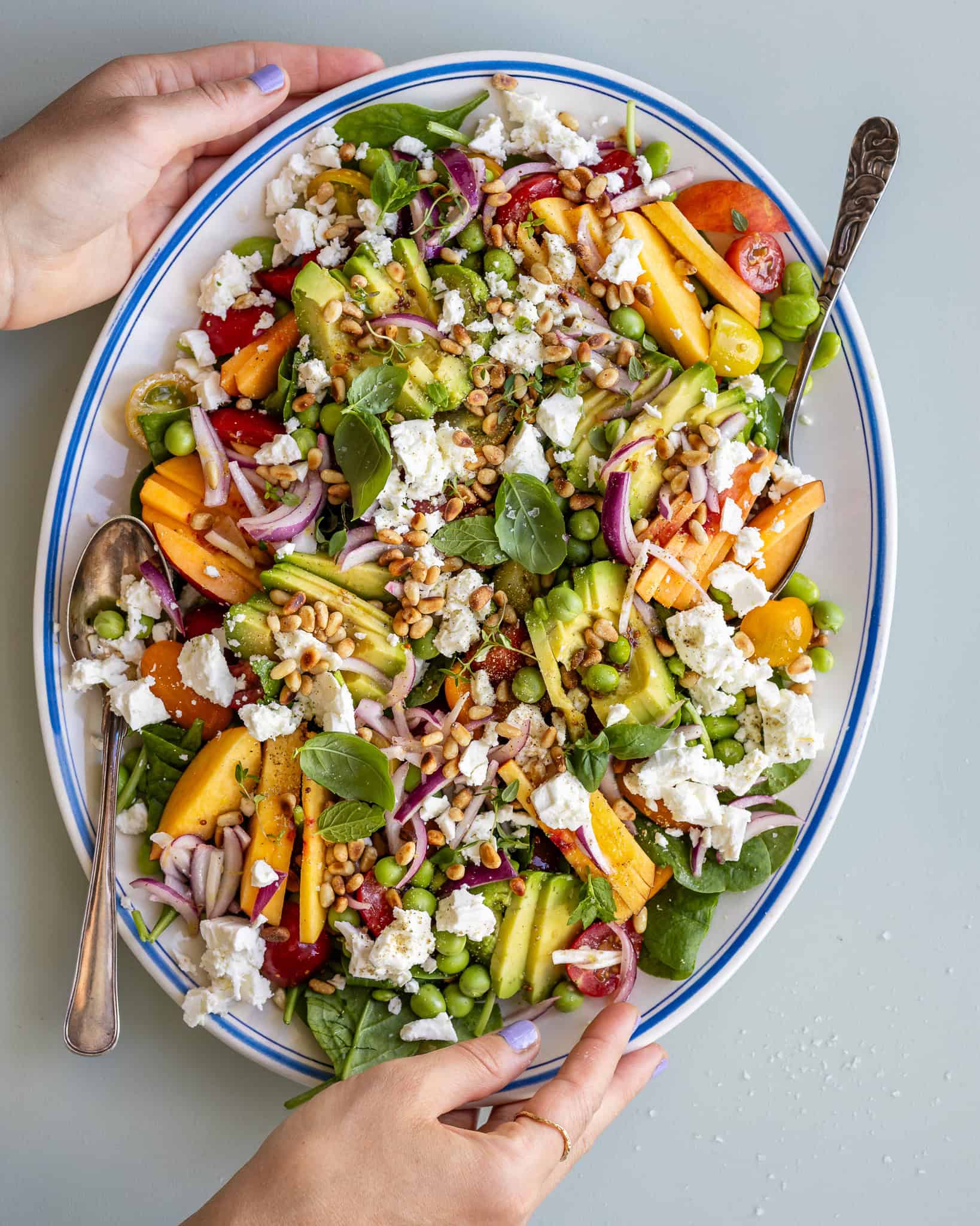 Salat med grønkål - Mættende grønkålssalat med feta